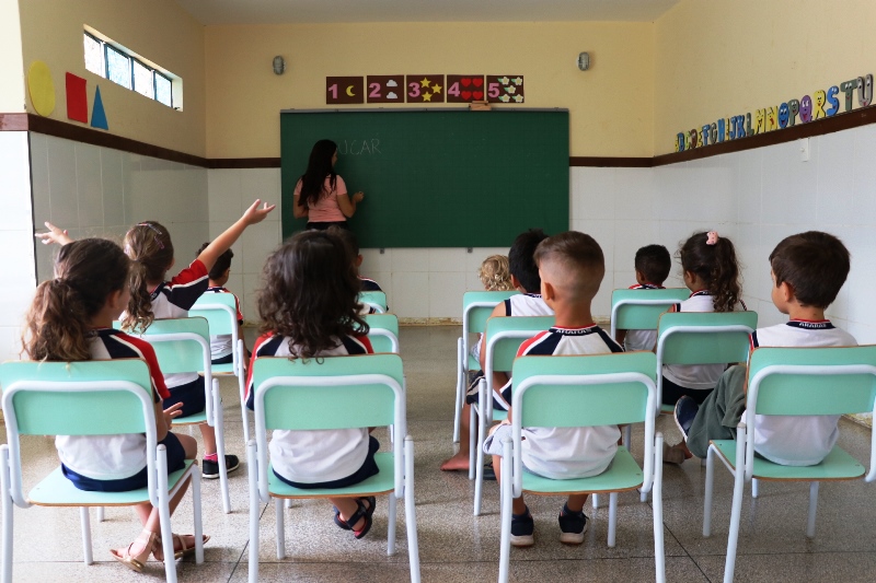 Município de Araras - Aulas começam nesta terça para quase 14 mil ...